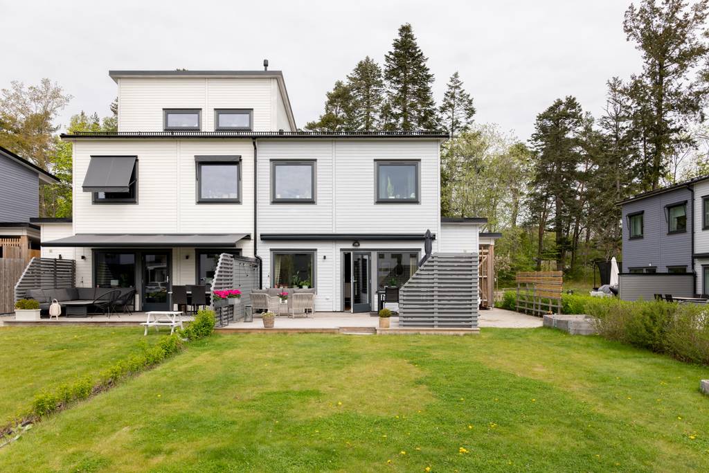 Kontringsvägen 10 i Träkvista, Ekerö kommun - radhus till salu - Hemnet