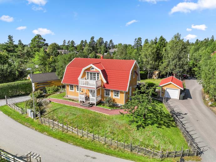 Ugglevägen 195 i Tumba, Botkyrka kommun - villa till salu - Hemnet