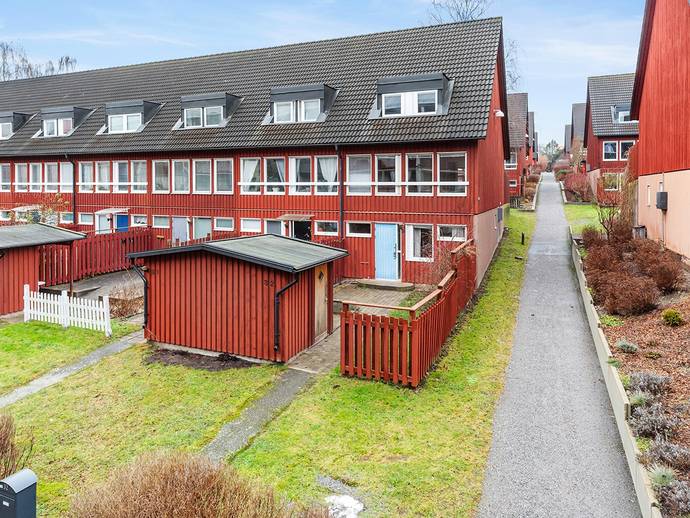 Timotejvägen 32 i Rotebro, Sollentuna kommun - radhus till salu - Hemnet