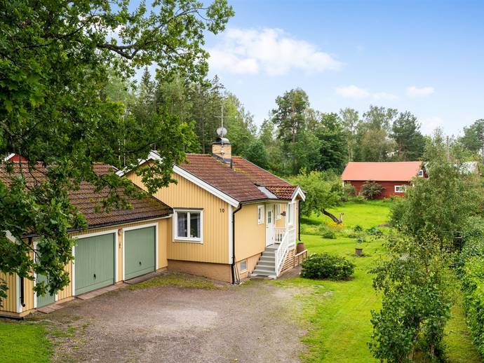 Ekvägen 10 i Hallstavik, Norrtälje kommun - Villa till salu - Hemnet