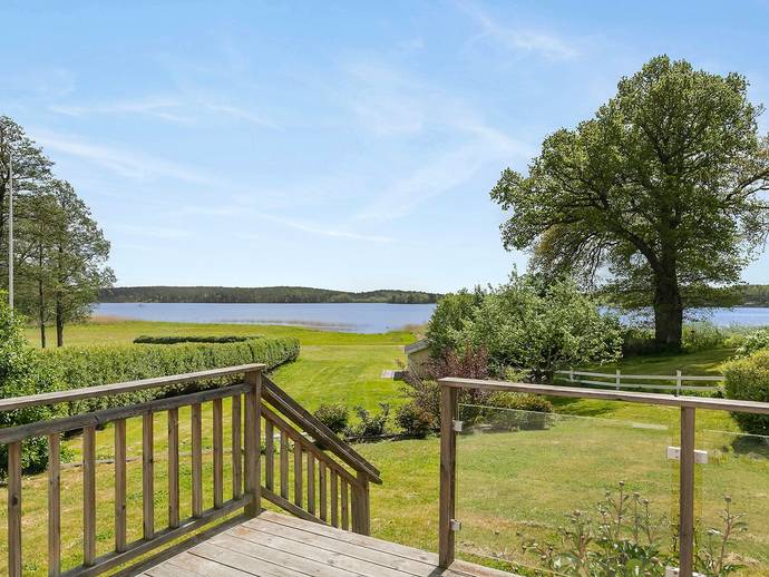 Husbyholmsvägen 4A i Stallarholmen, Strängnäs kommun - villa till salu ...