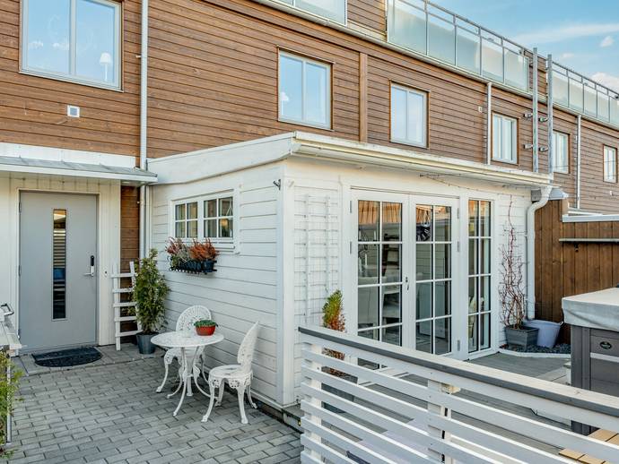 Skeppsbyggargränd 1 i Brandholmen, Nyköpings kommun - radhus till salu ...