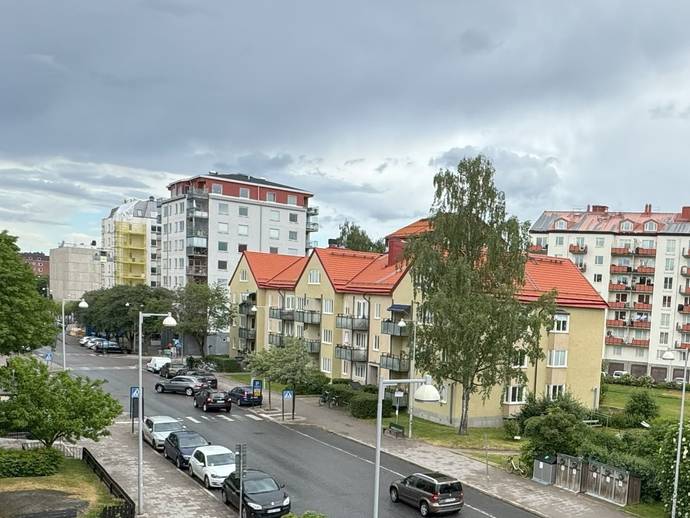 Huvudstagatan 15 i Gamla Huvudsta, Solna kommun - lägenhet till salu ...