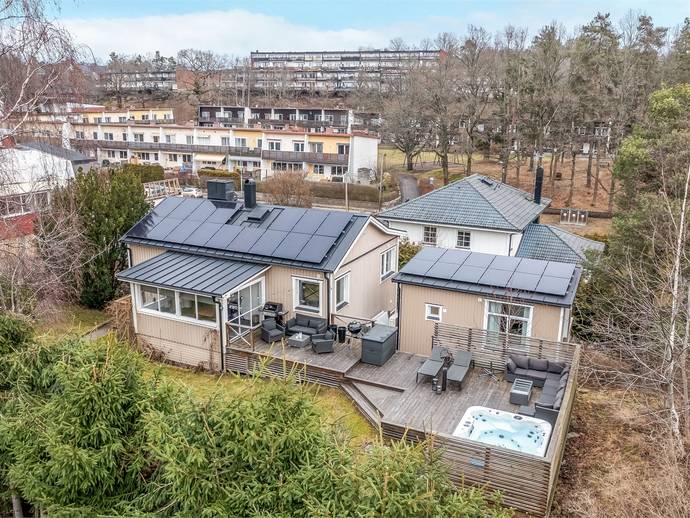 Jakobslundsvägen 11B i Segeltorp, Huddinge kommun - villa till salu - Hemnet