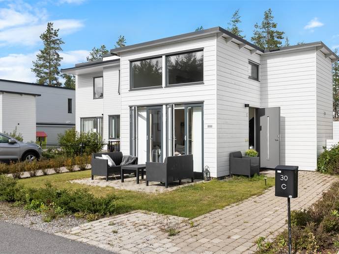 Tant Gredelins väg 30C i Norra Uttran/Sandstugan, Botkyrka kommun ...