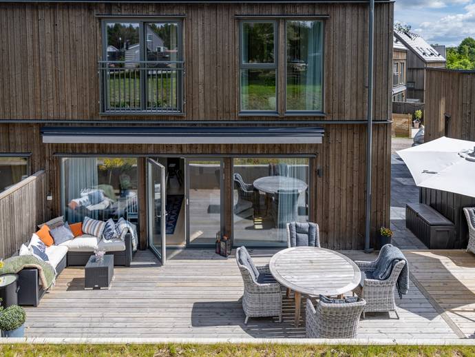 Fjätursvägen 13 i Väsjön, Sollentuna kommun - Radhus till salu - Hemnet
