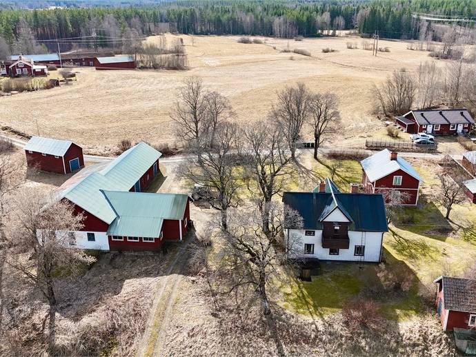 Burkens väg 11 i Östermoren, Smedjebackens kommun - villa till salu ...