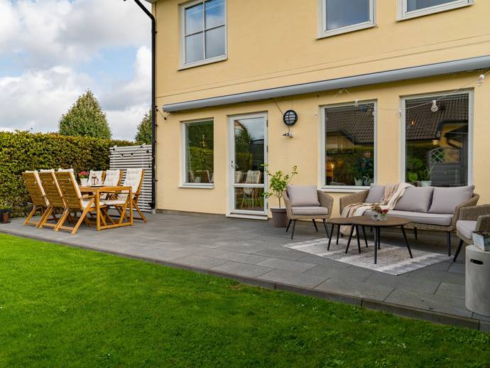 Akaciagatan 2J i Lomma, Lomma kommun - radhus till salu - Hemnet