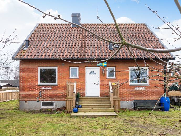 Kyrkovägen 16 i Genarp, Lunds kommun - villa till salu - Hemnet