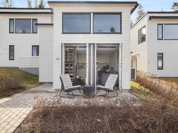 Tant Gredelins väg 41C i Norra Uttran/Sandstugan, Botkyrka kommun ...
