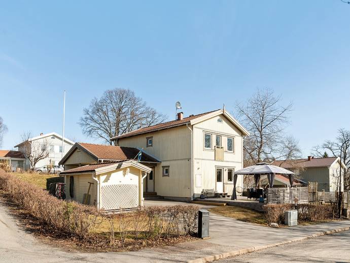 Mamrevägen 30 i Spånga - Bromsten, Stockholms kommun - villa till salu ...