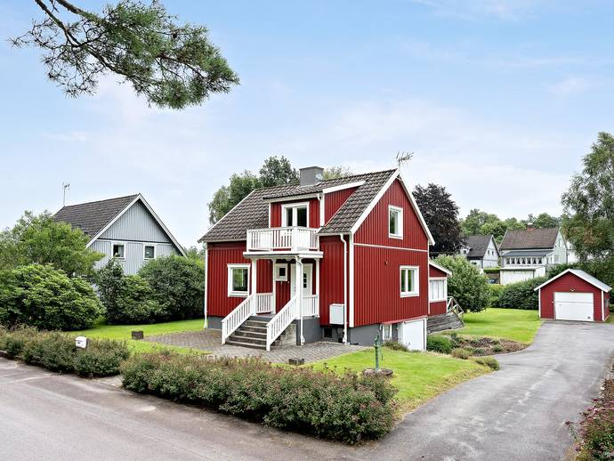 Tjädergatan 7 i Centralt, Hyltebruk, Hylte kommun - villa till salu ...