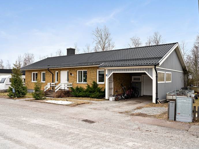 Hagstuvägen 31 i centralt i Skinnskatteberg, Skinnskattebergs kommun - villa till salu - Hemnet