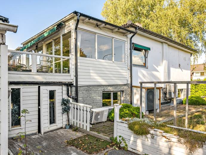 Fältvägen 24 i Spånga - Bromsten, Stockholms kommun - villa till salu ...