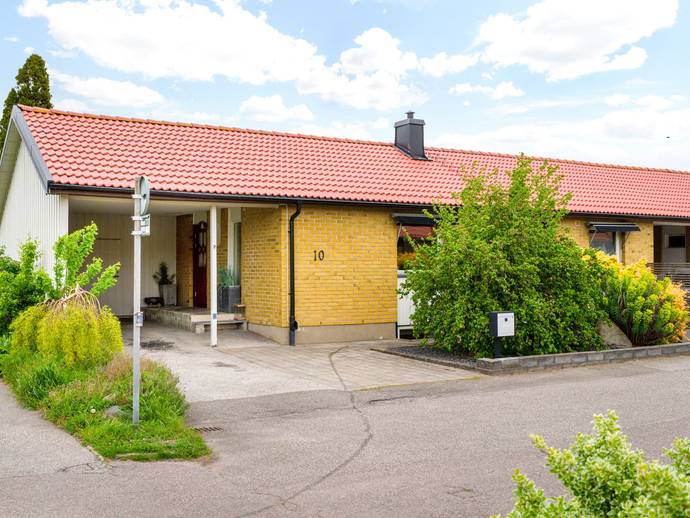 Lingongatan 10 i Lomma - Bärgatorna, Lomma kommun - radhus till salu ...