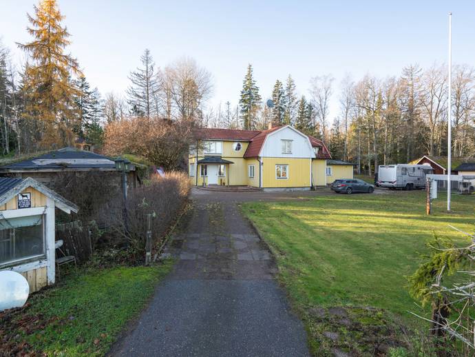 Husby-Sjutolft Ekolsund 32 i Ekolsund, Enköpings kommun - villa till ...