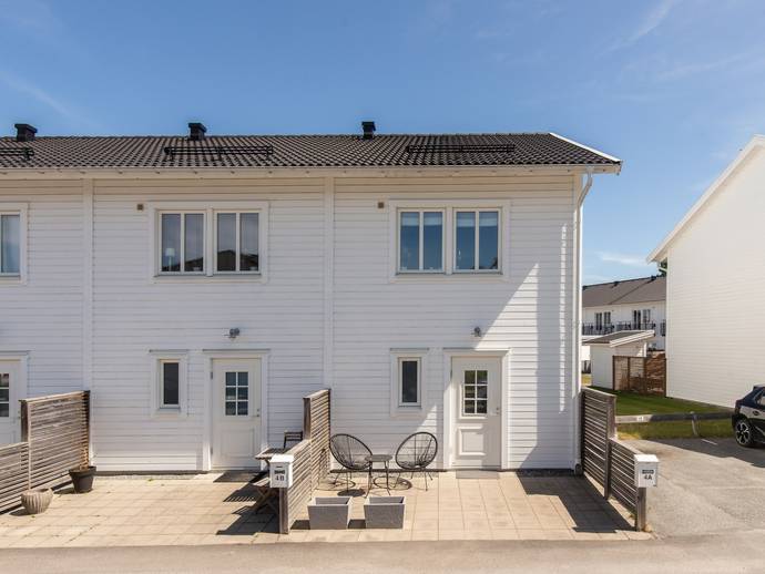 Kiwigatan 4A i Mellringe/Nyponlunden, Örebro kommun - radhus till salu ...