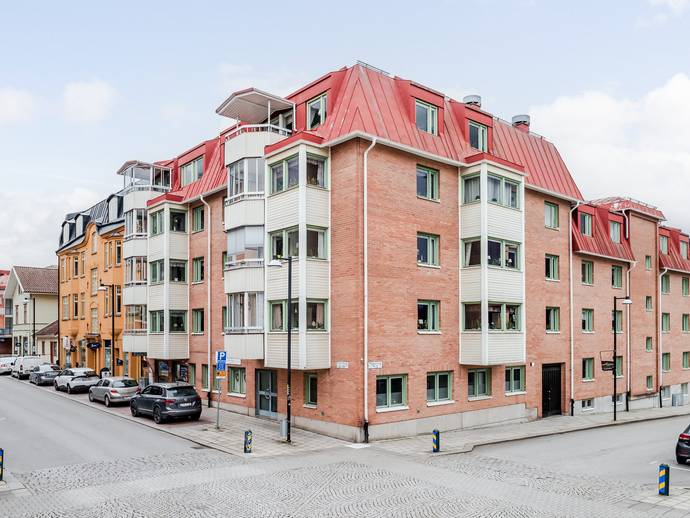 Magasinsgatan 7B i Centralt, Trollhättans kommun - lägenhet till salu ...
