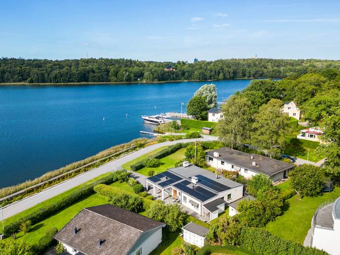 Nora Strand 10 i Danderyd - Nora Strand, Danderyds kommun - villa till ...