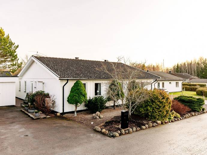 Möllersgatan 7 - Såld kedjehus (Äganderätt) - Västanå, Tibro kommun ...