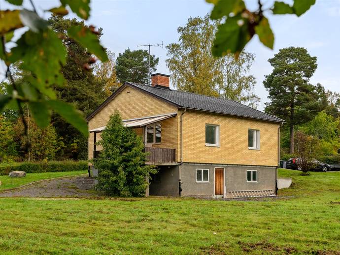 Kusbyvägen 2 i Centrala Hallstavik, Norrtälje kommun - villa till salu ...