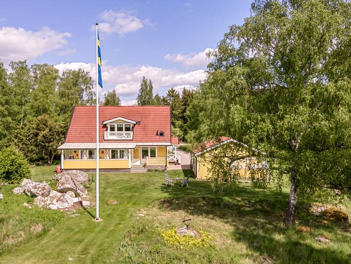Krågesta Björkbacken 1 i Stallarholmen, Strängnäs kommun - villa till ...