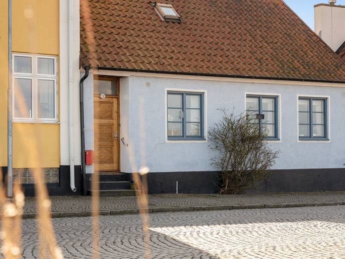 Hamngatan 17 i Simrishamn - gamla stan, Simrishamns kommun - villa till ...