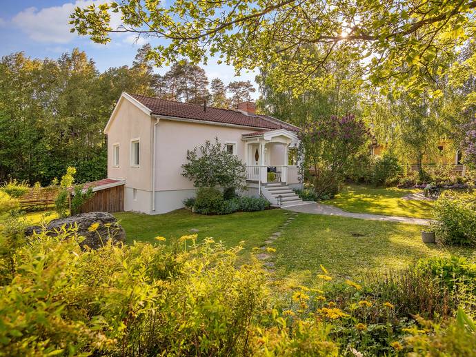 Aspvägen 21A i Helenelund, Sollentuna kommun - villa till salu - Hemnet