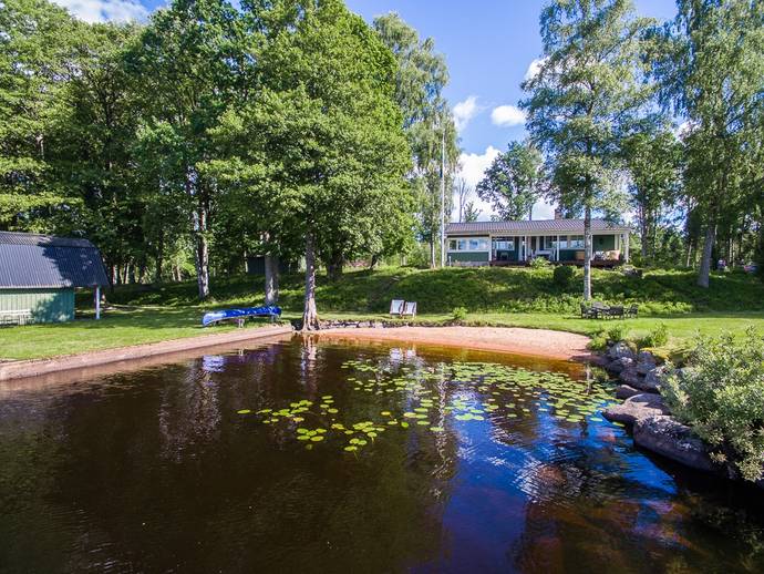 Korsanäs Lindkullen i Sjön Läen - Lessebo, Lessebo kommun - fritidshus ...