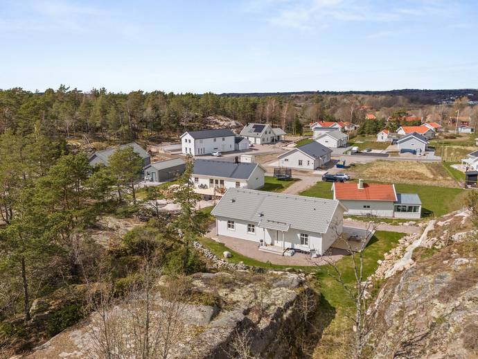 Hälleflundravägen 10B i Tanumstrand, Tanums kommun - villa till salu ...
