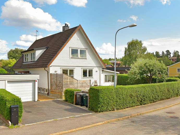 Höglindavägen 20 - Såld villa (Äganderätt) - Bromsten, Stockholms ...