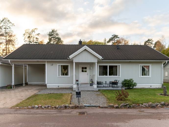 Maskingatan 17 i Surahammar, Surahammars kommun - villa till salu - Hemnet