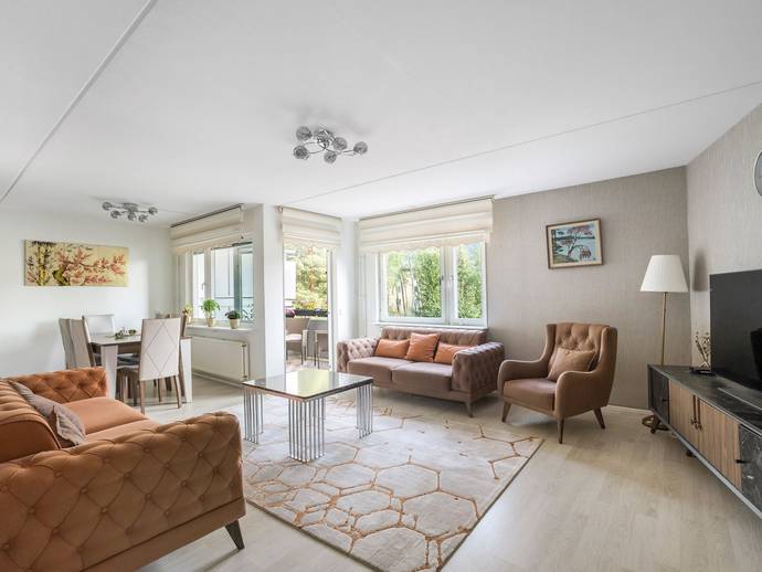 Mangårdsvägen 11 i Visättra Ängar, Huddinge kommun - lägenhet till salu ...