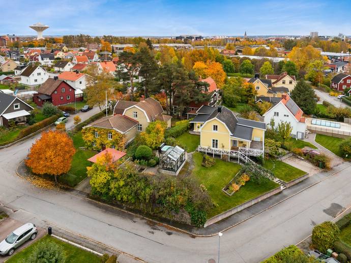 Riddarbergsgatan 3 i Hagaby, Örebro kommun - villa till salu - Hemnet