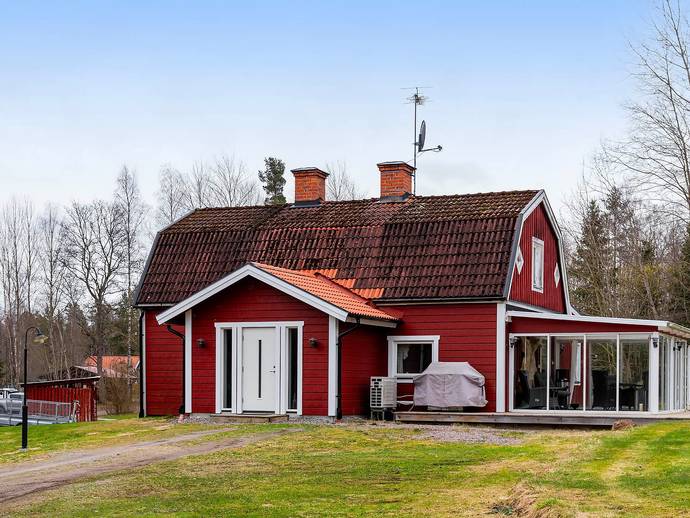 Ändebol Charlotten i Strångsjö, Katrineholms kommun - gård/skog till ...
