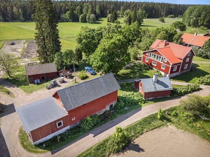 Larsbo 211 i Tierp, Tierps kommun - gård/skog till salu - Hemnet