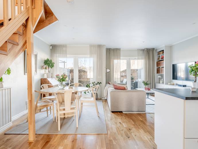 Flemings väg 7C i Malmbryggshage, Nyköpings kommun - radhus till salu ...