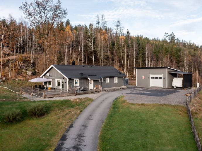 Henå 28 i Henå, Bollebygds kommun - villa till salu - Hemnet