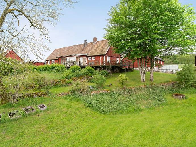 Månstorp 611 i Perstorp, Perstorps kommun - gård/skog till salu - Hemnet