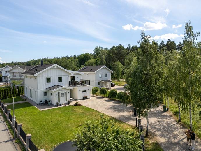 Clement Skrivares väg 27 i Segeltorp, Huddinge kommun - villa till salu - Hemnet