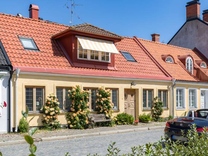 Skansgatan 42 i Centrala Ystad, Ystads kommun - radhus till salu - Hemnet