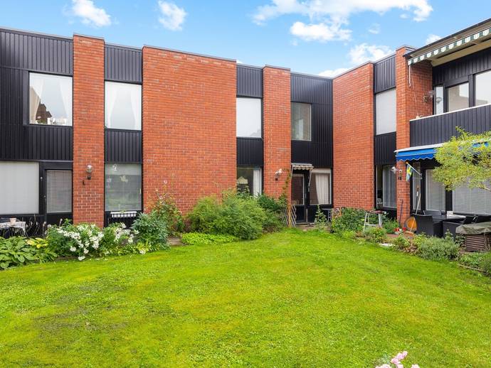 Rosengårdsvägen 45 i Rosengården, Vallentuna kommun - lägenhet till ...