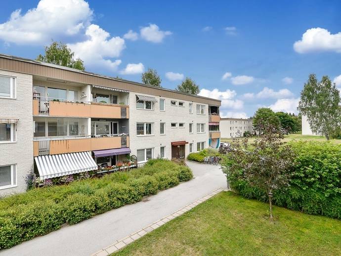 Hallonvägen 38, 1tr i Tibble - Kungsängen, Upplands-Bro kommun - lägenhet till salu - Hemnet