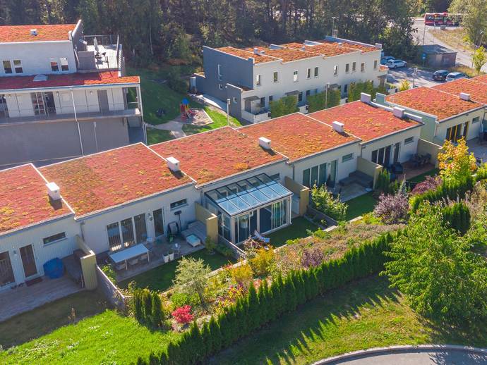 Ryttmästarvägen 20 i Rissne, Sundbybergs kommun - radhus till salu - Hemnet