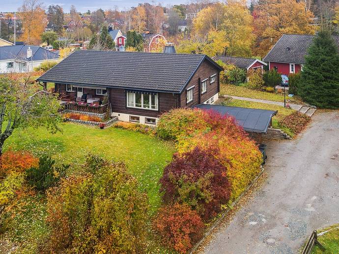 Hökmossvägen 13A i Nykvarn, Nykvarns kommun - villa till salu - Hemnet