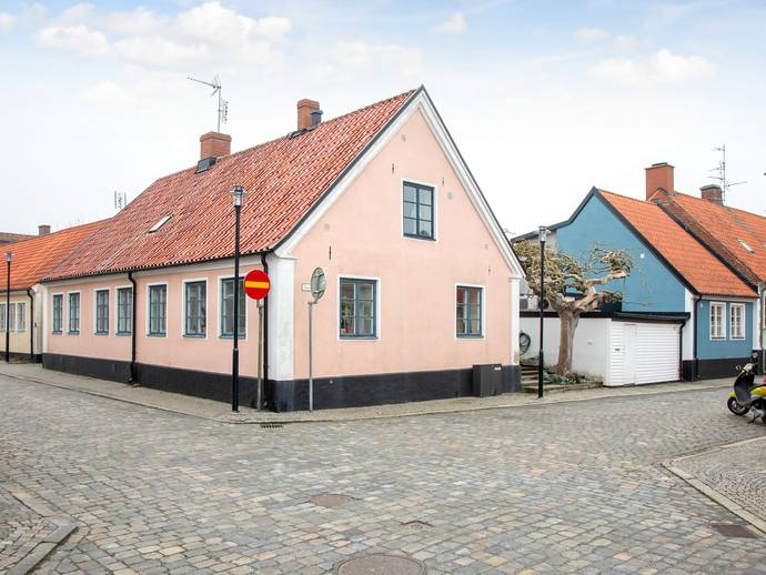 Stora Rådmansgatan 21 i Gamla stan, Simrishamns kommun - villa till ...