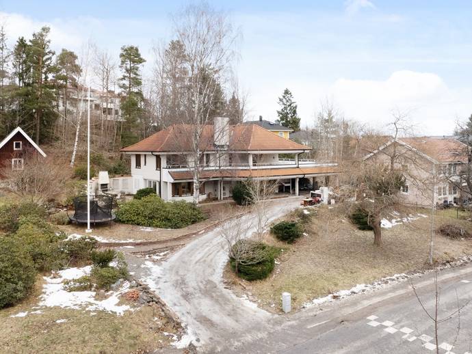 Kästadalsvägen 14 i Kästa, Huddinge kommun - villa till salu - Hemnet