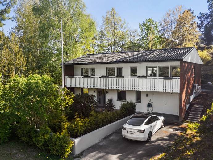 Nydalsvägen 3 i Segeltorp, Huddinge kommun - villa till salu - Hemnet