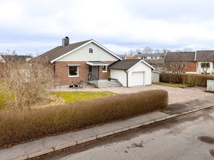Rektor Juhlins gata 4 - Såld villa (Äganderätt) - Hindsbo, Skara kommun ...