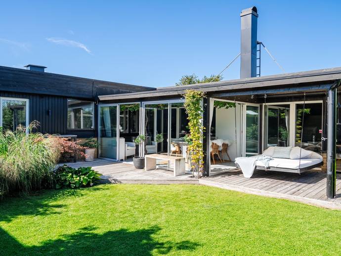 Svalvägen 74 i Bjärred - Alfredshäll, Lomma kommun - radhus till salu ...